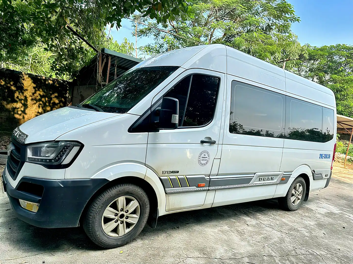 Sapa Express Limousine 9 - 11 Seats from Hanoi to Sapa | Sapa Nomad