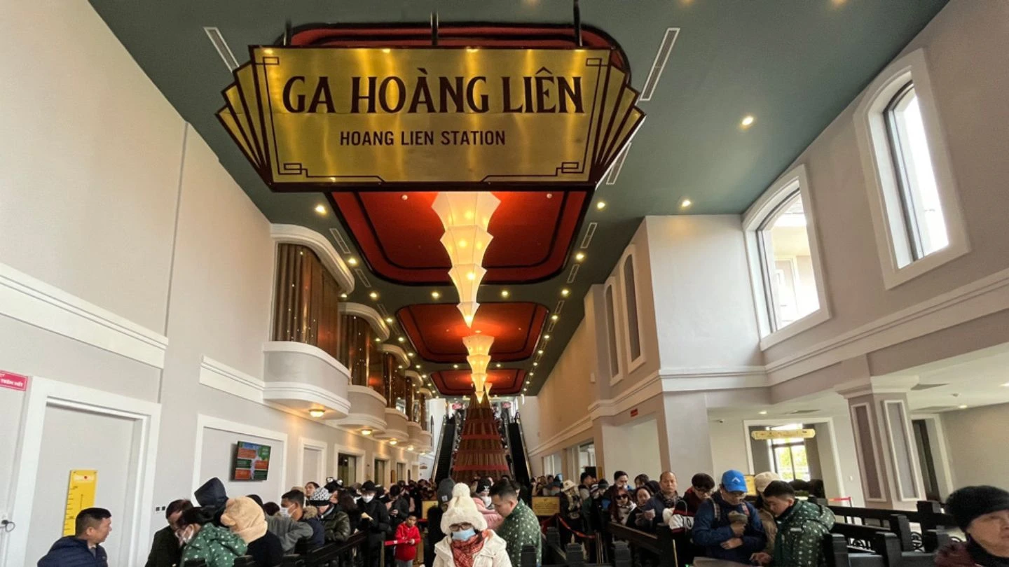 Glide to the Top: How to Get to Fansipan Summit by Cable Car?
